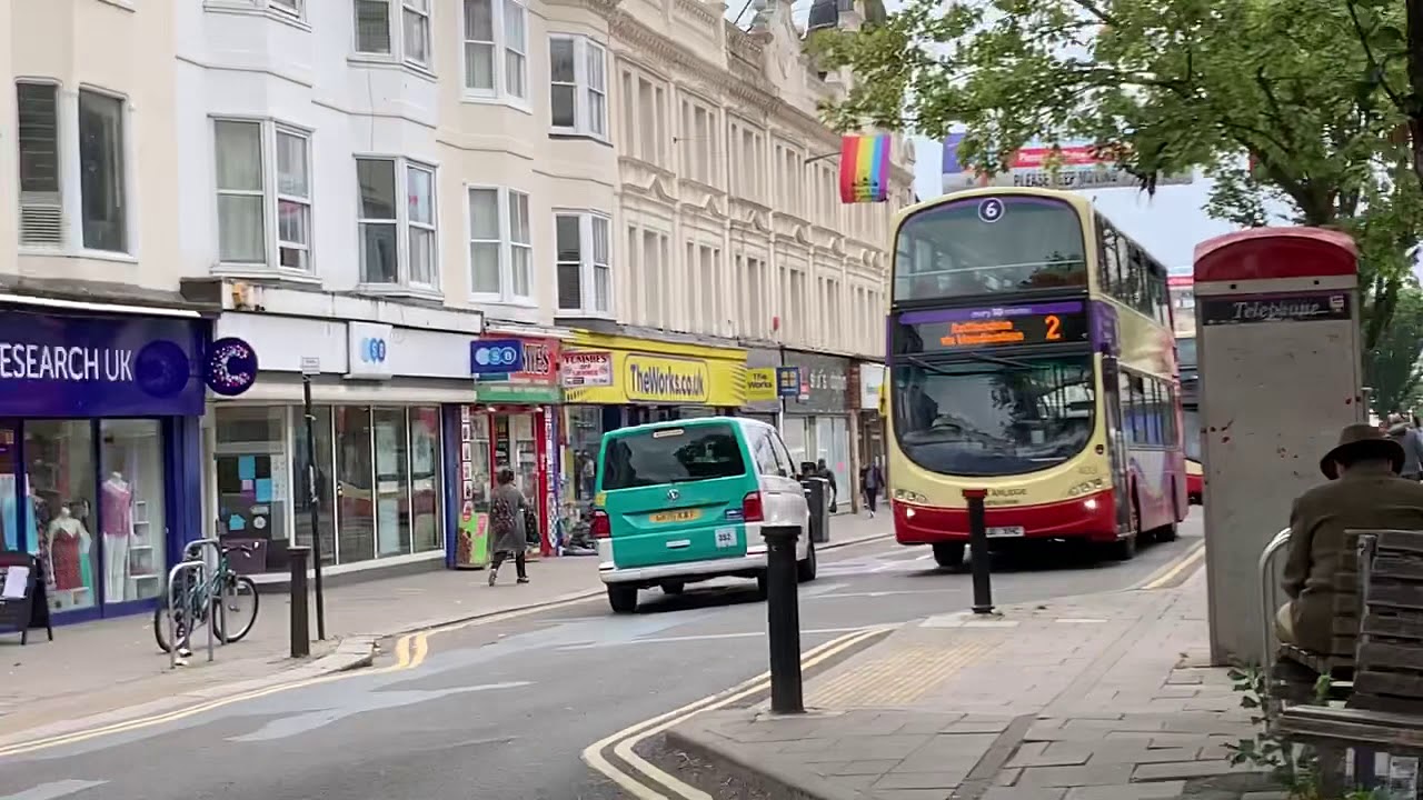 BRIGHTON & HOVE BUS ROUTE 2 DEPARTING WESTERN ROAD BRIGHTON - YouTube