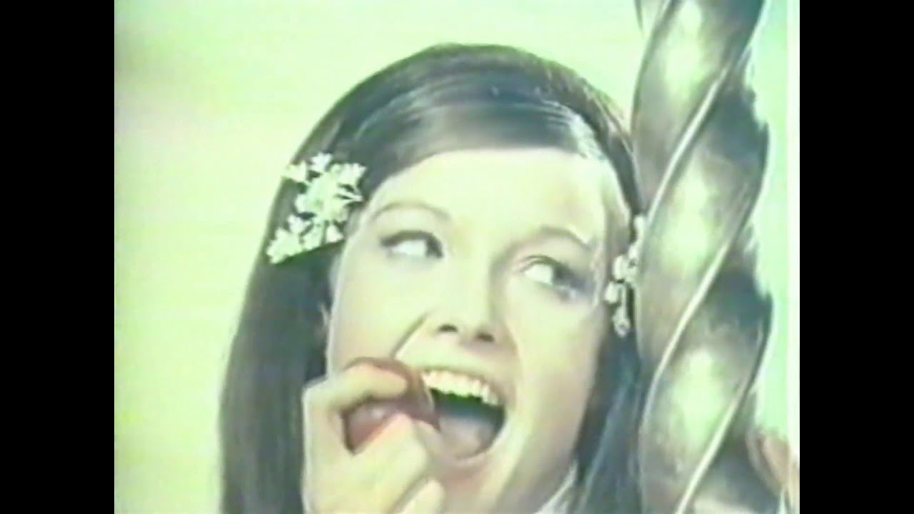 Macleans Toothpaste, Fairground, TV Commercial 1965 - YouTube