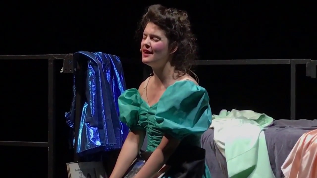 Rose in Dogfight ""Pretty Funny/ Wirklich Komisch" (Elisabeth Köstner ...