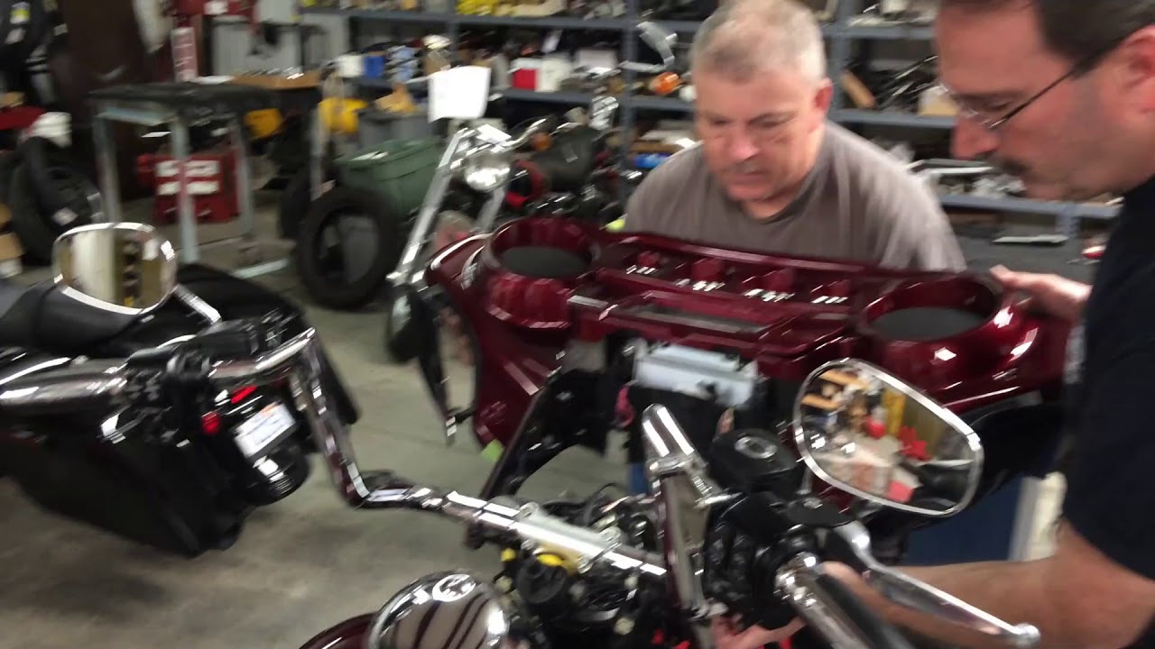 Painted Inner Fairing & CVO Gauges - Bull Bagger Customs - 5-14-2018 ...