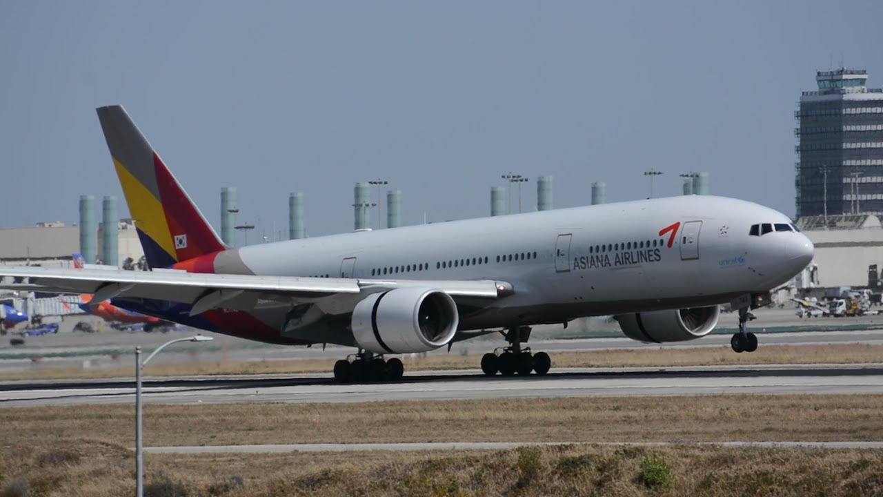 Asiana Airlines Boeing 777-200ER [HL7742] Landing at LAX - YouTube