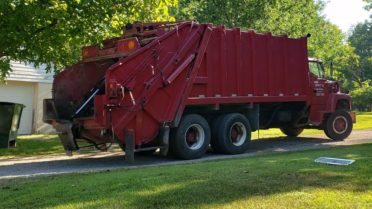Kelly's Refuse: Classic Ford Leach Garbage Trucks - YouTube