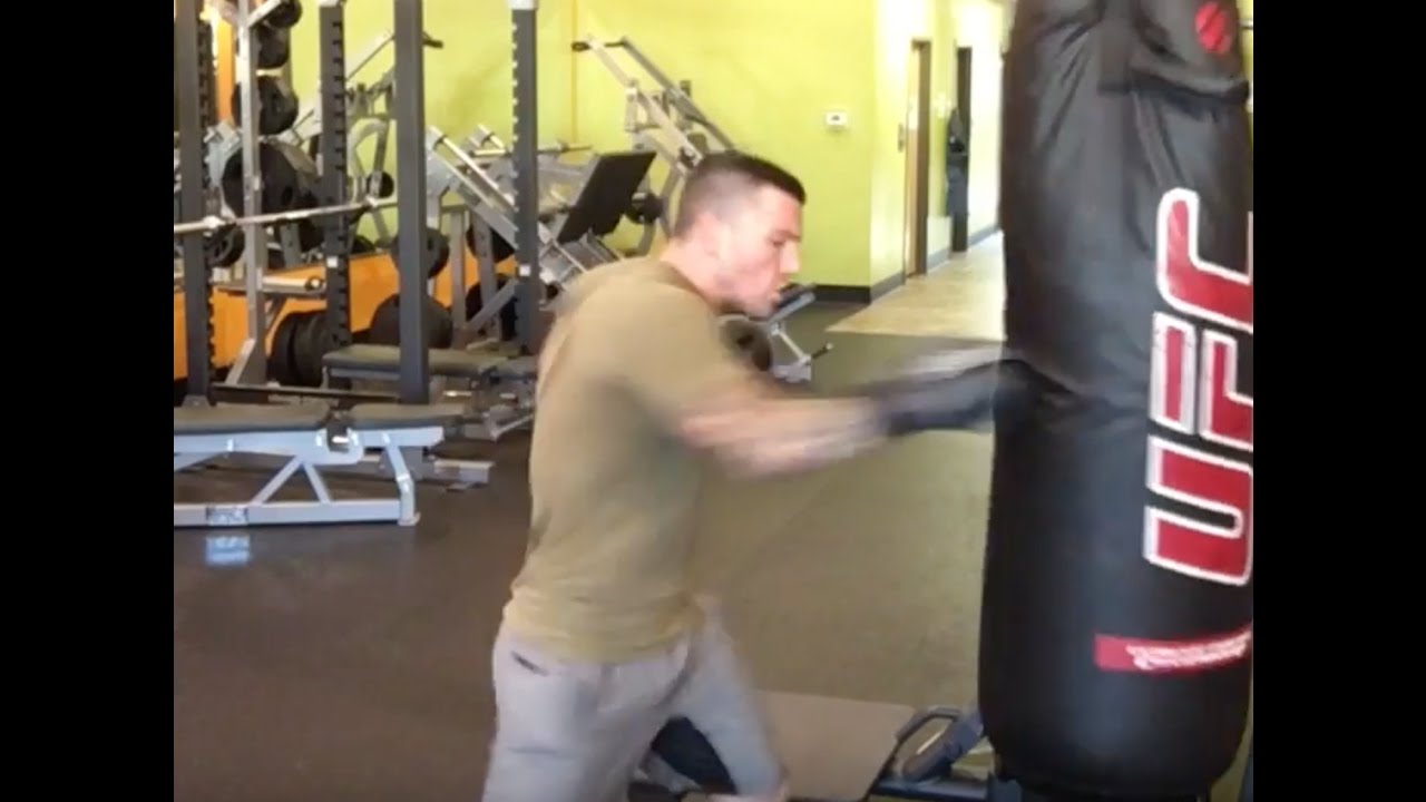 LLR Training Vlog- Men's Physique 3 weeks out diet and workouts and a ...