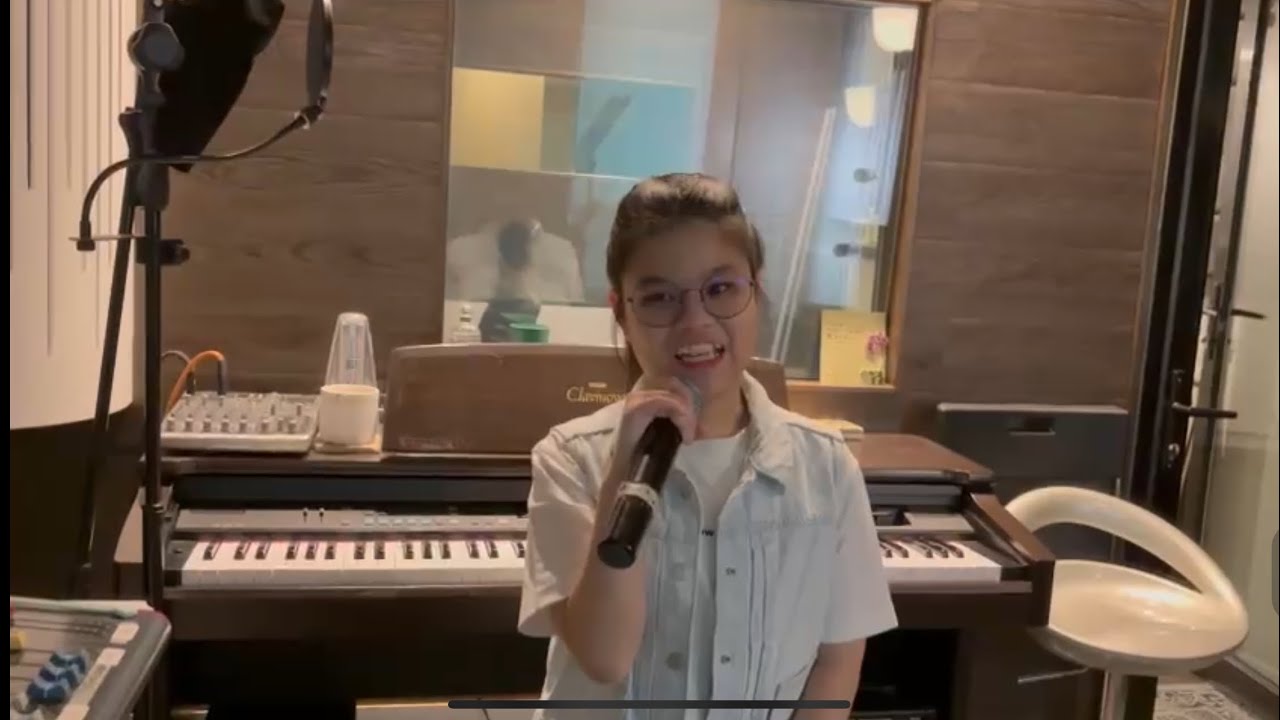 Love story - song cover by Cassie Li - YouTube