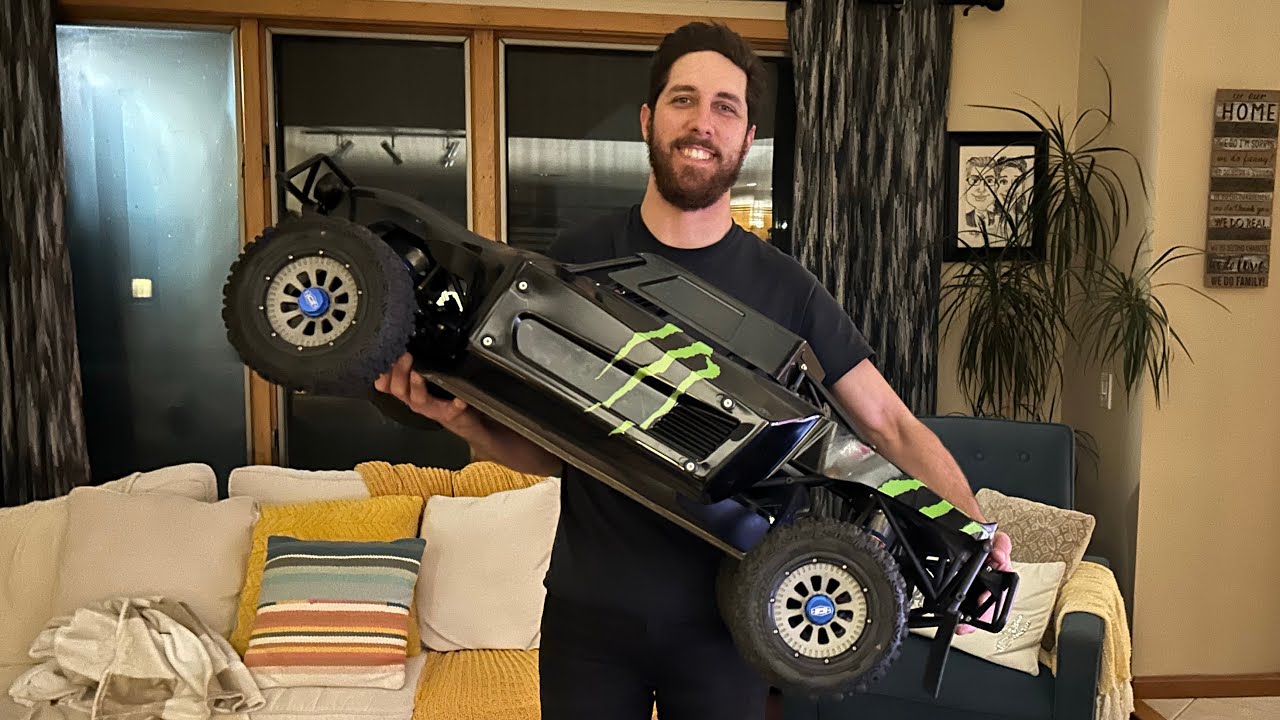 Bought a modded out Losi Five-T (massive 1/5 scale RC truck) - YouTube