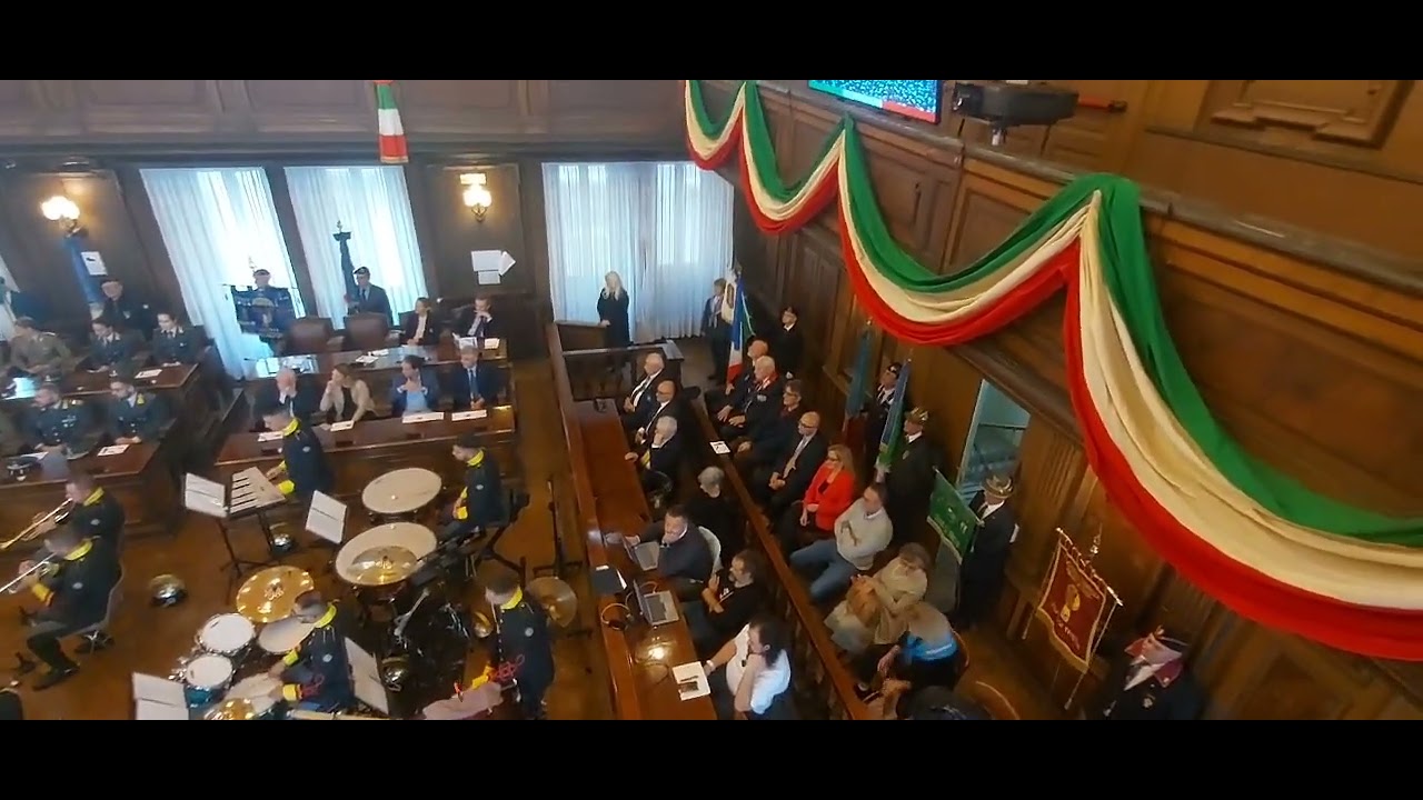 Il concerto della Fanfara della Pozzuolo del Friuli in Municipio - YouTube