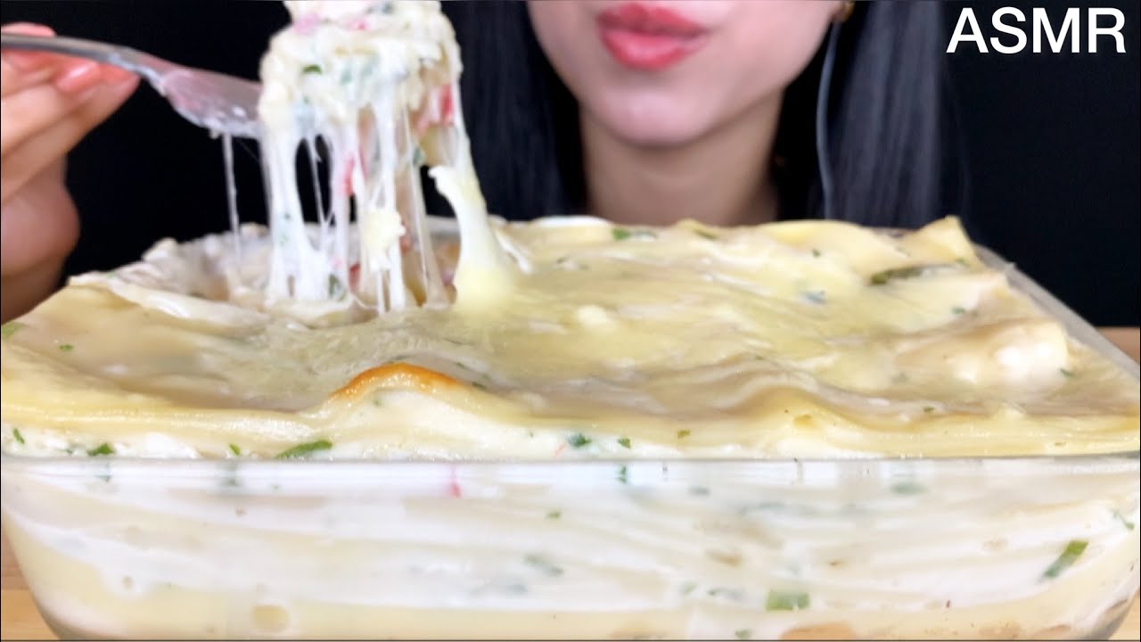 CHEESY CARBONARA LASAGNA *ASMR | MUKBANG (Eating Sounds) - YouTube