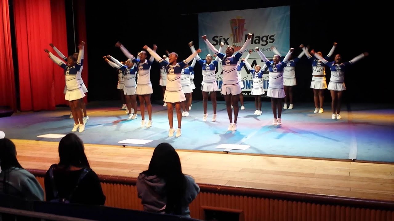 Carson Colts Divaz Show Cheer Magic Mountain 2013 - YouTube