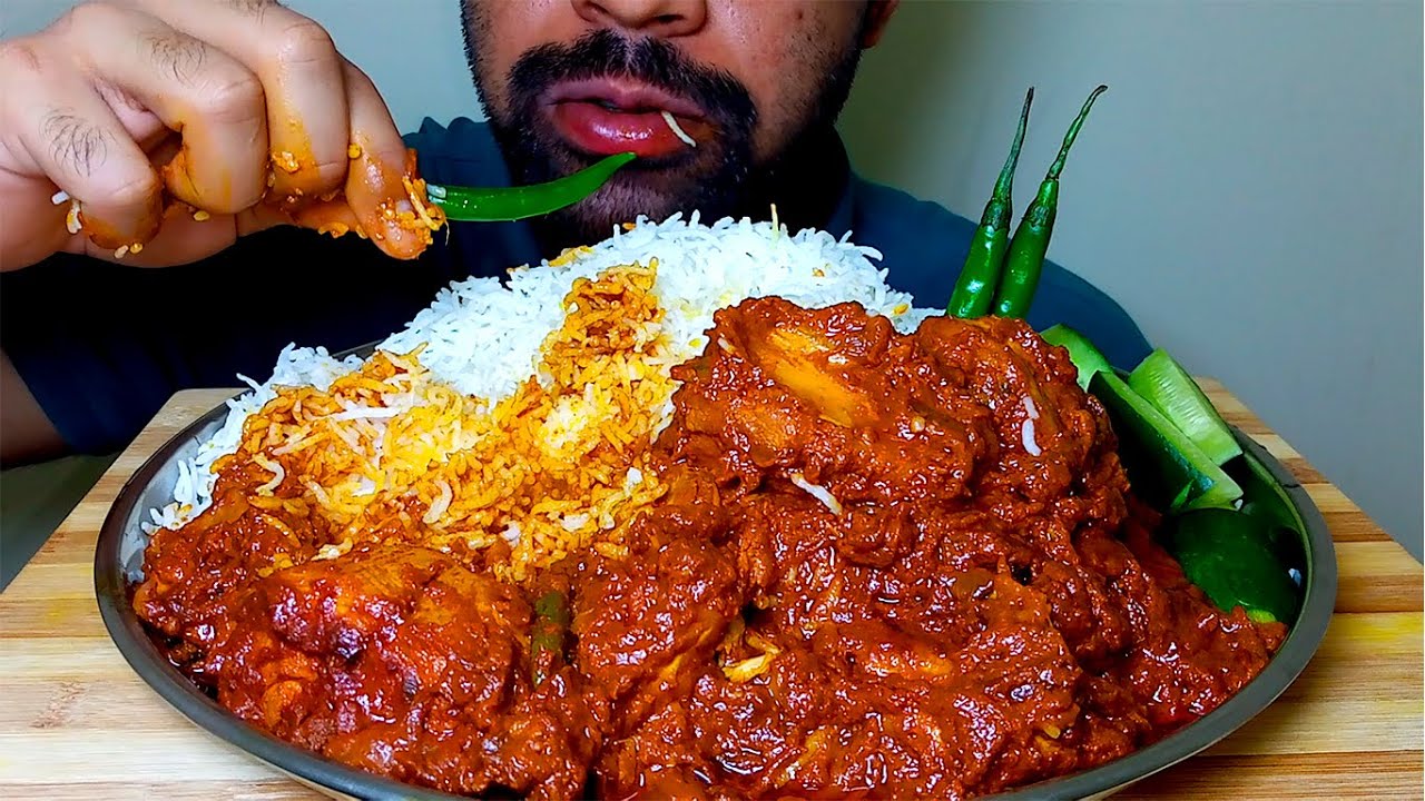 SPICY DUM CHICKEN || RICE || WITH CHILLI EATING|#HungryPiran - YouTube