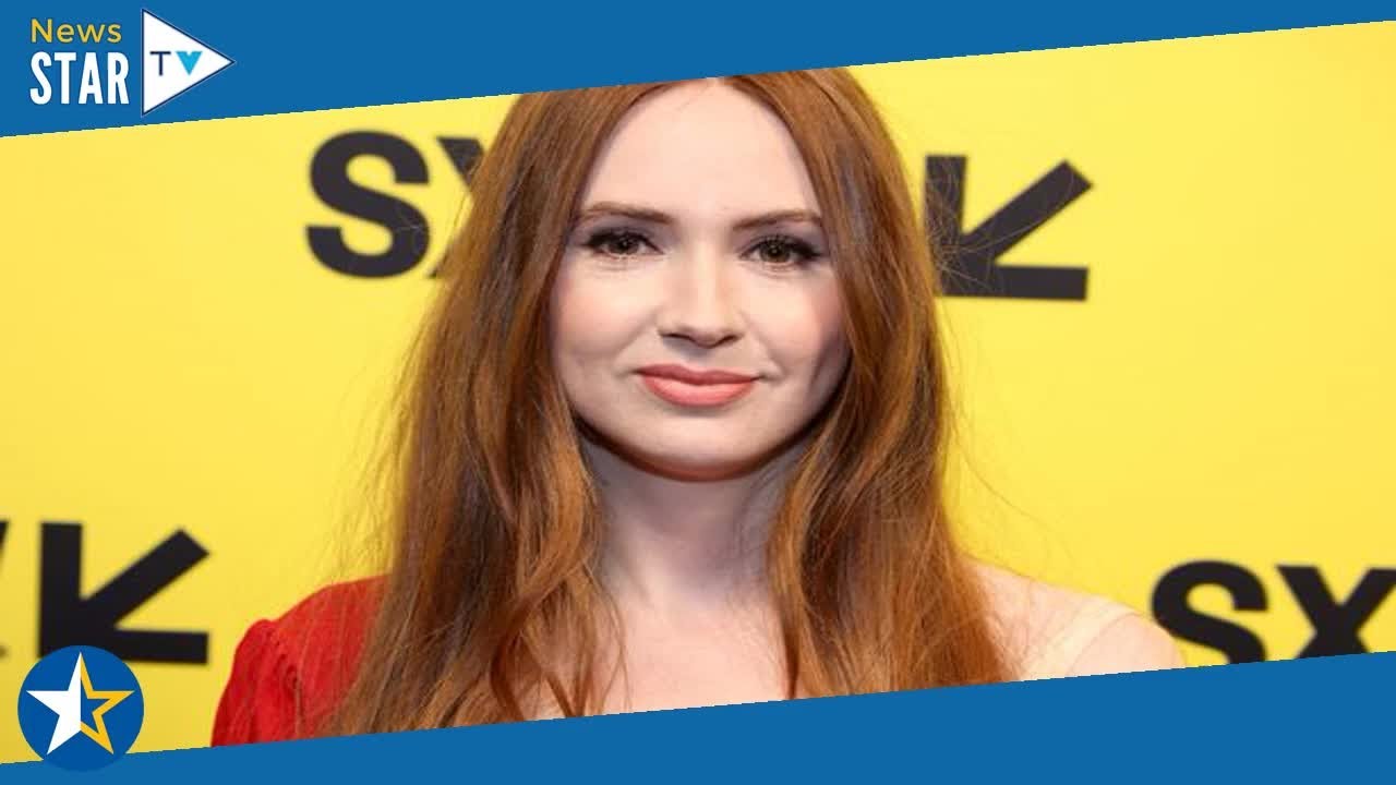 Karen Gillan in The Simpsons as Sam Heughan and Lauren Lyle congratulate Scot - YouTube