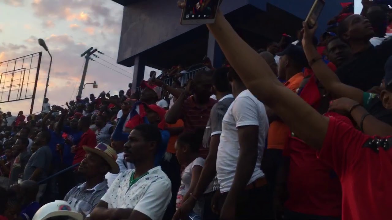 Ambiance au stade Sylvio Cator, Haïti. - YouTube