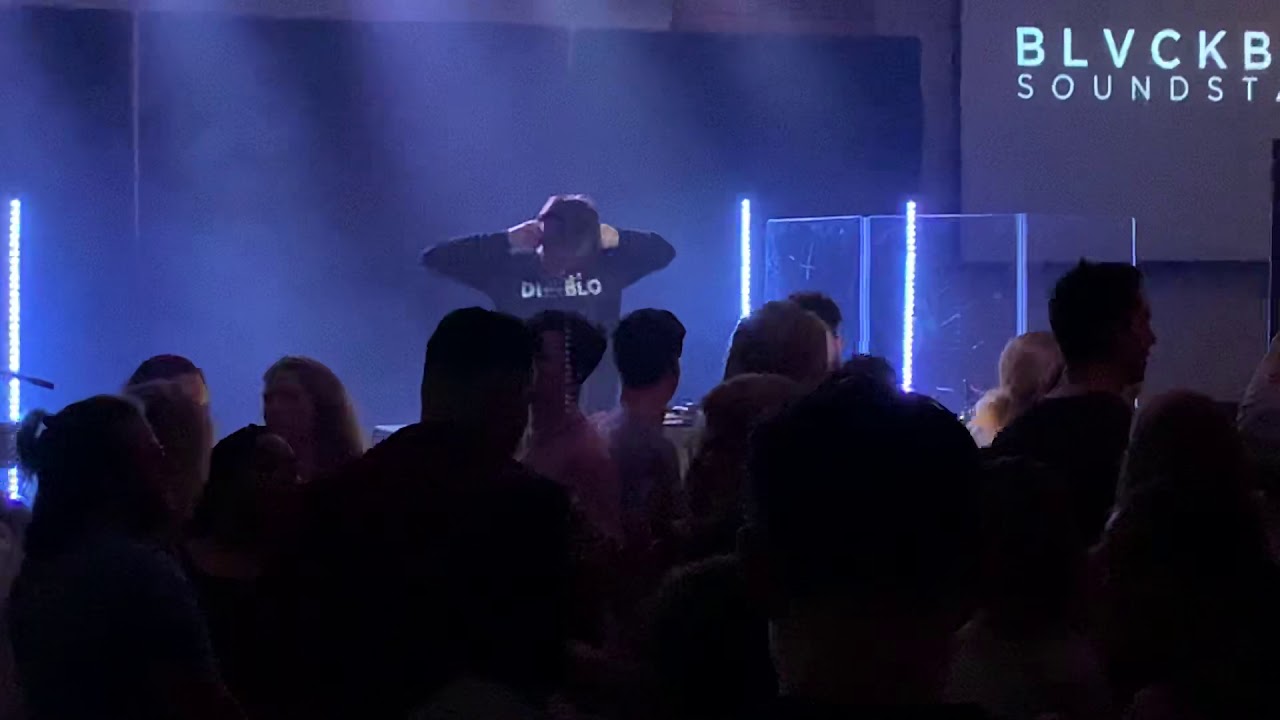 Joshua Munns Live from Blackbox Soundstage - YouTube