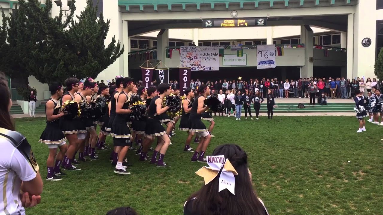 2016 vs 2017 Cheer Off - YouTube