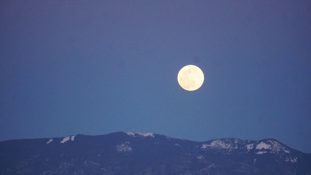 Apr 7, 2020 full moon riseo - YouTube