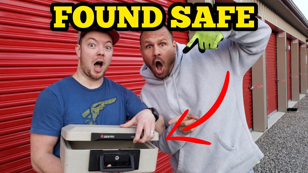 FOUND A SAFE I Bought An Abandoned Storage Unit Locker Auction ...
