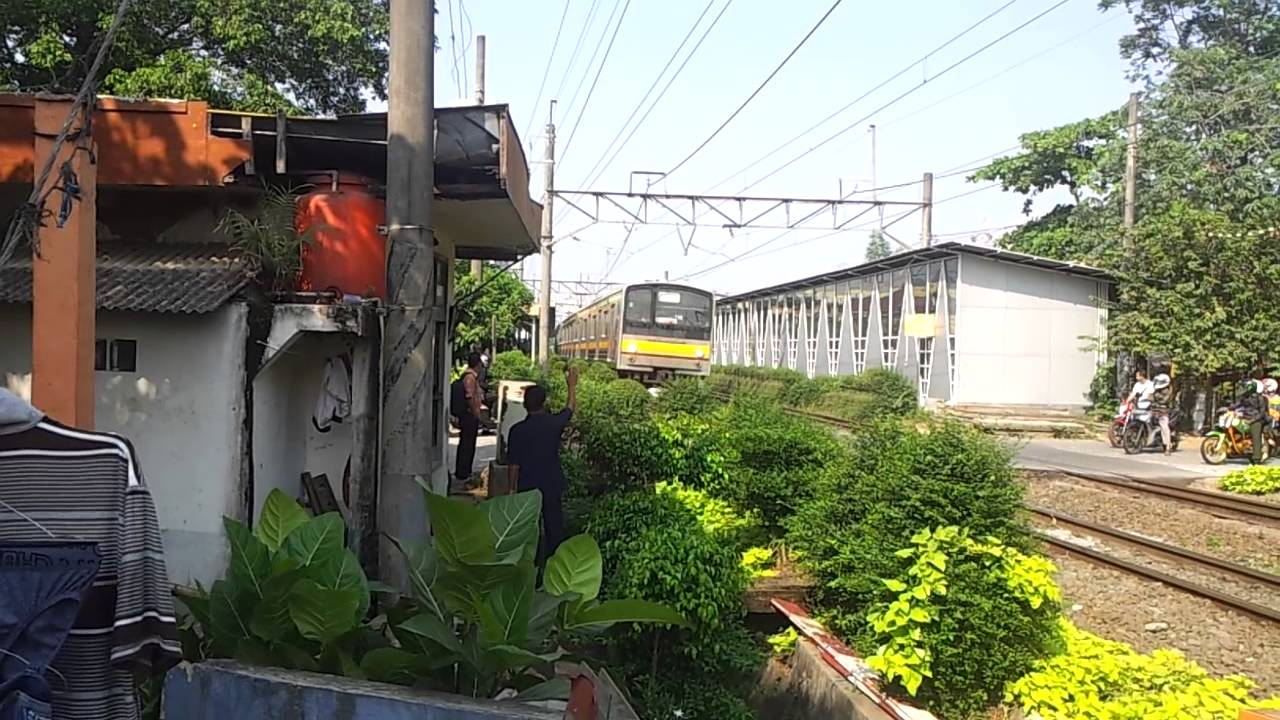 Indonesian Railway: KLB KRL Seri 205 Stamformasi 12 Kereta Test Run ...