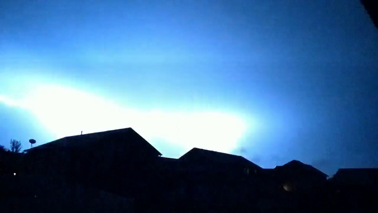 Mesmerizing slow motion anvil crawler lightning strike! - YouTube