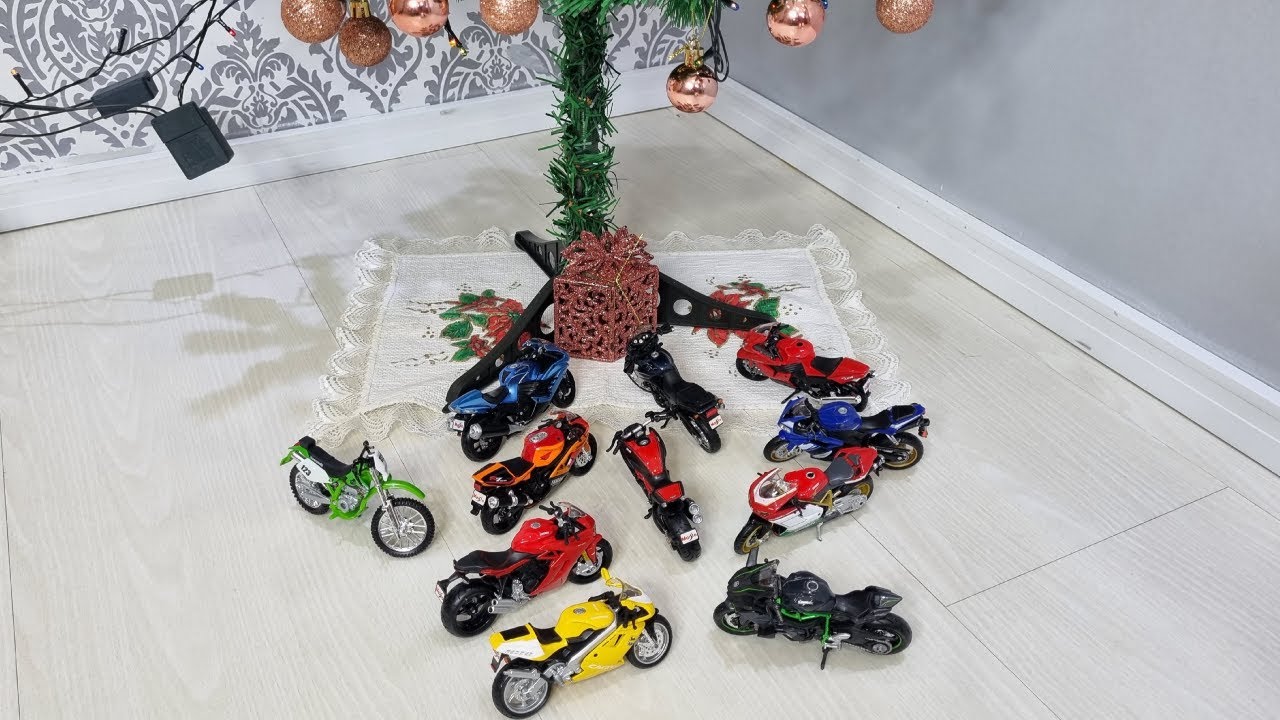 Incredible Miniature Motorcycles Displaced to the Christmas Tree - YouTube