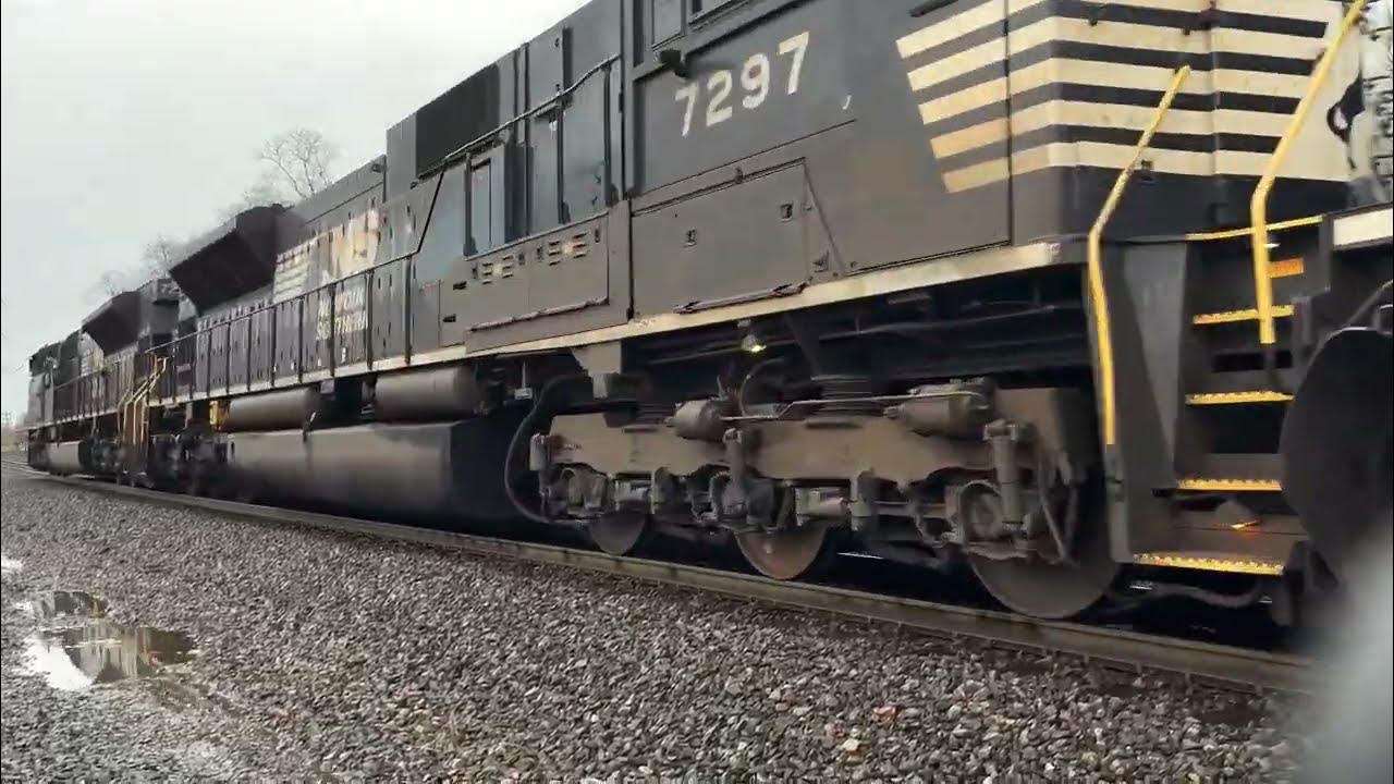 Very slow 26 mph ns 4474 loaded coal train horn spams through Bedford Ohio 4/27/2024 7:58AM ...