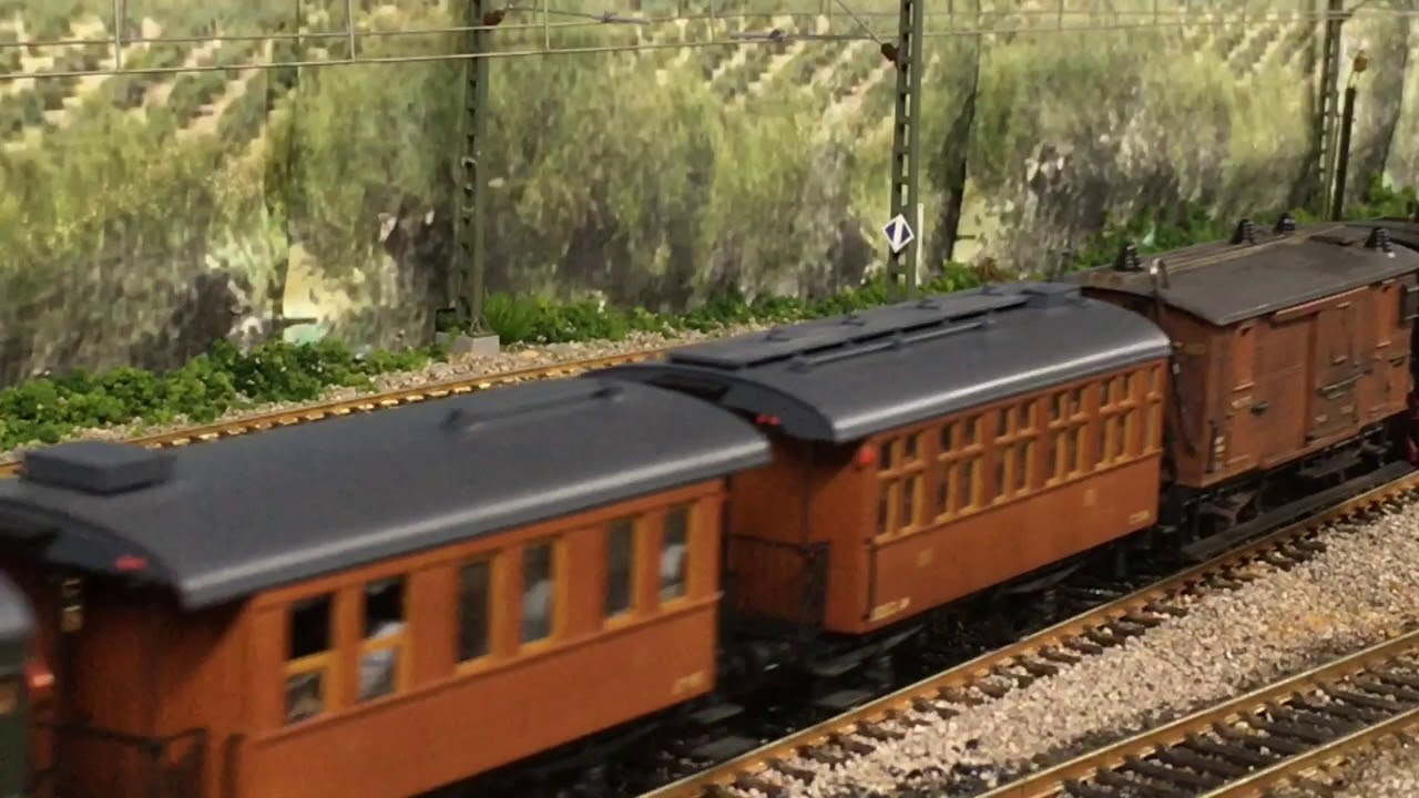 Pequeñas locomotoras, pequeños trenes - YouTube