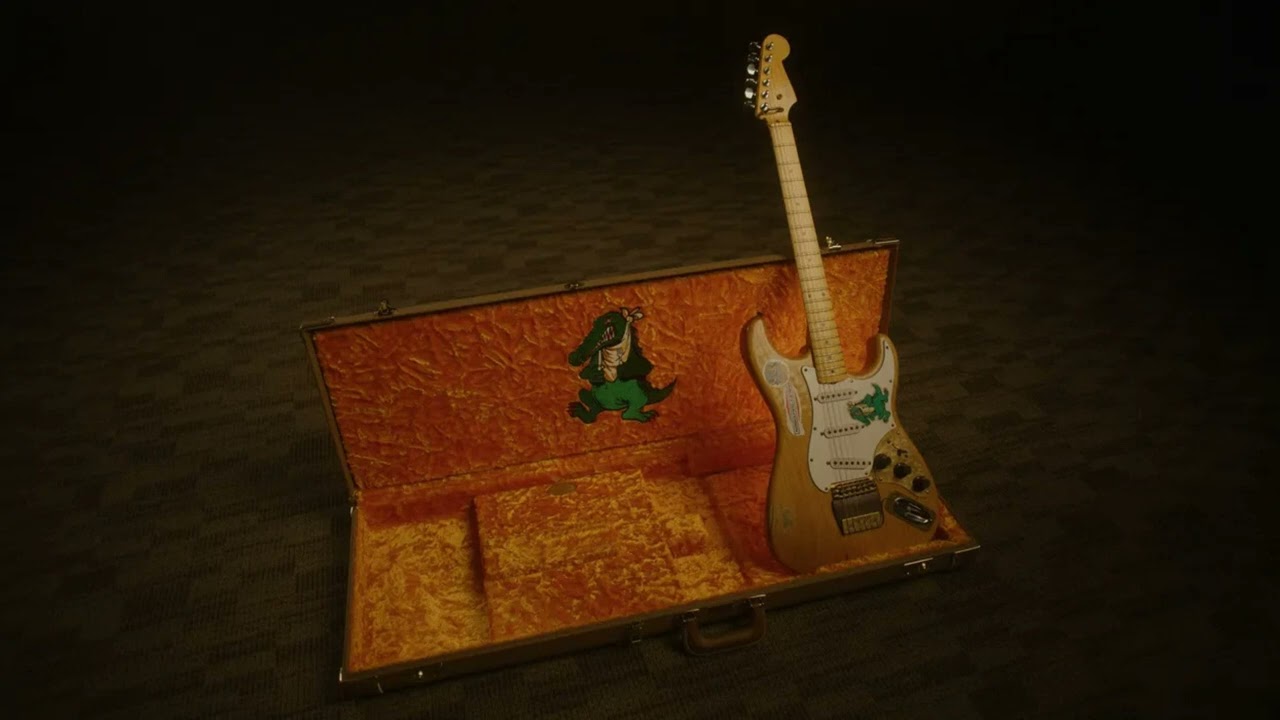 Fender Announces the Jerry Garcia Alligator Stratocaster - YouTube