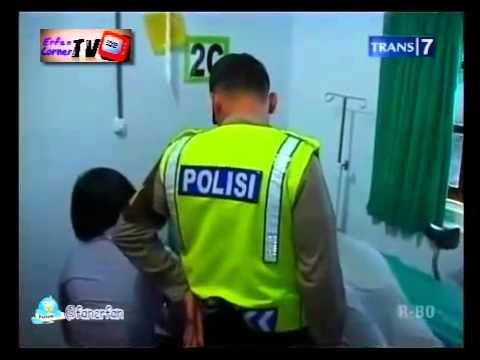 Redaksi Trans7 ::  Heboh, Siswi SMA Melahirkan di WC Sekolah