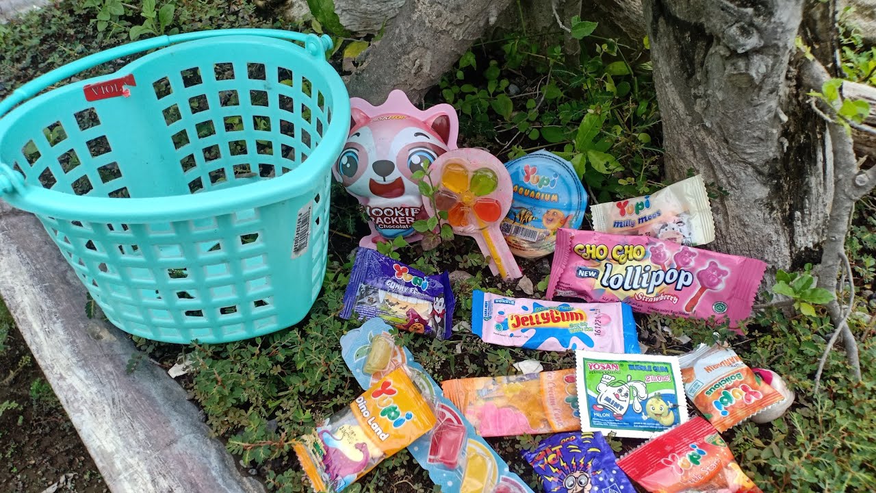 Hunting Permen Yupi Warna warni dan jelly Permen lollipop - YouTube