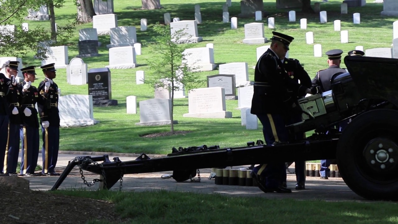 Army Old Guard Presidential Salute Battery Full Honors at Arlington ...