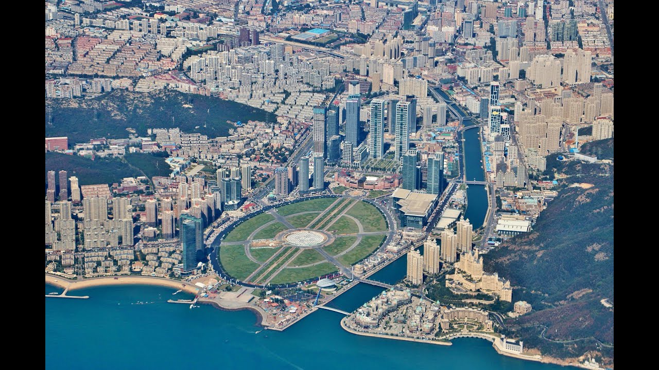 The World's Largest City Squares - YouTube