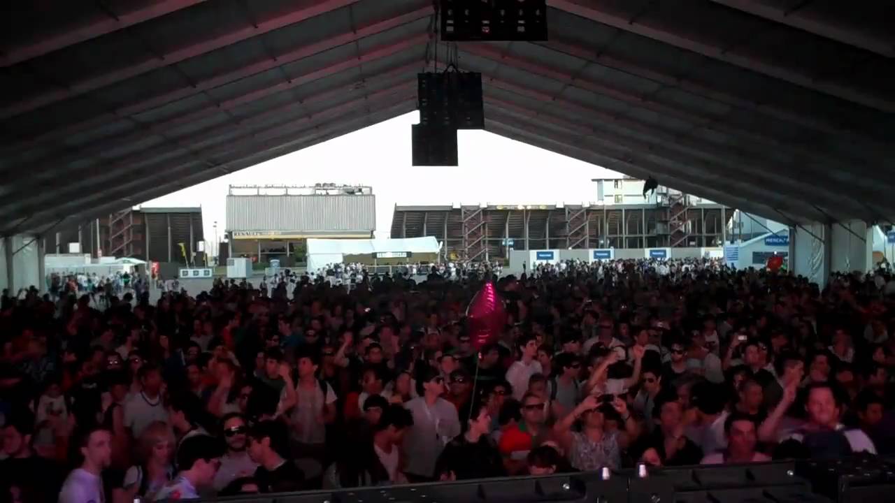 Soundexile @ Creamfields Buenos Aires (Cream Arena) 2010 - YouTube