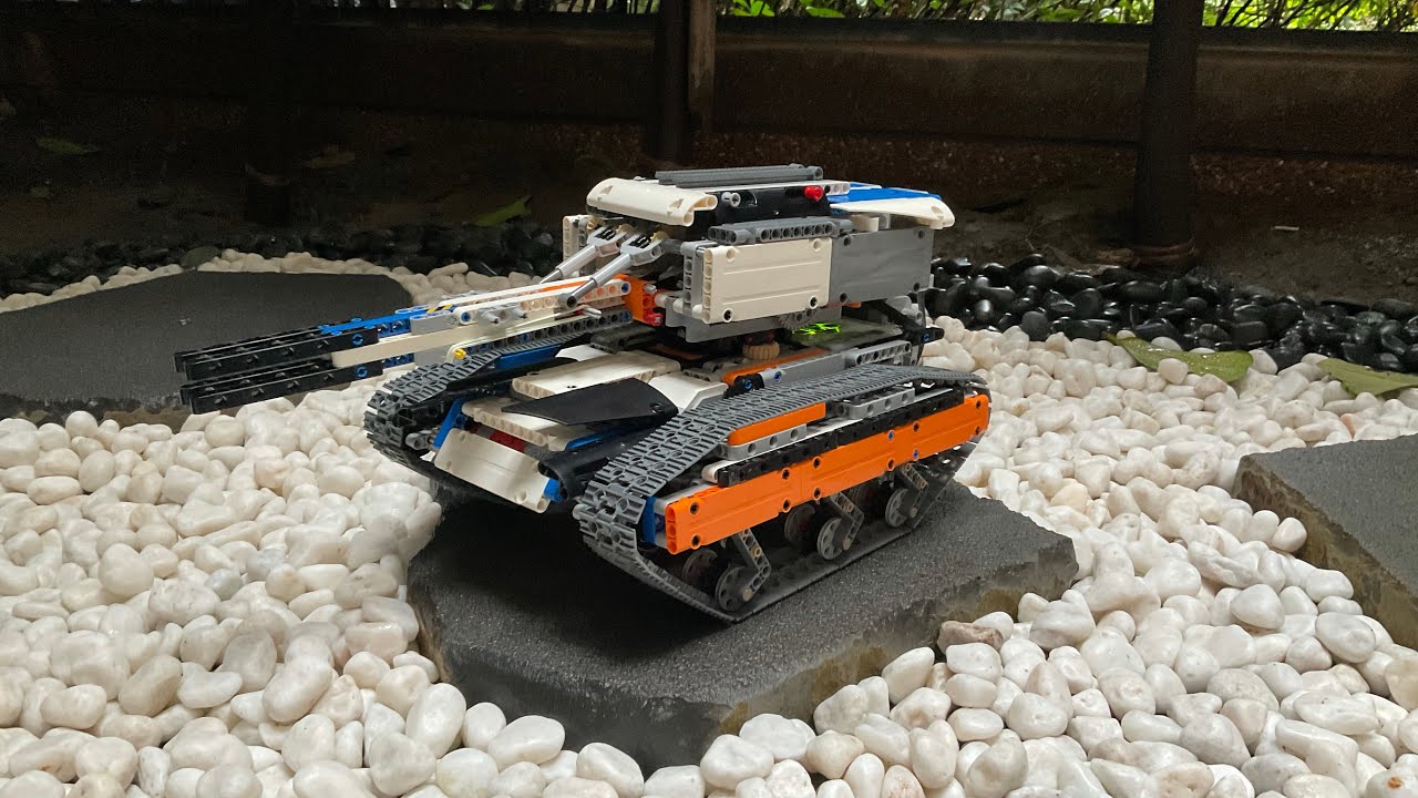 LEGO EV3 TANK TR1 - YouTube