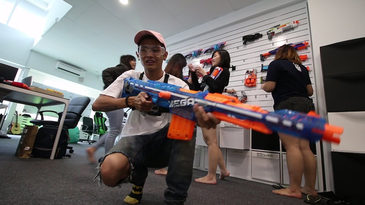 EPIC NERF WAR - YouTube