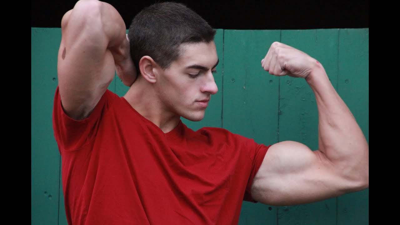 Handsome Teen Bodybuilder Flexing Youtube