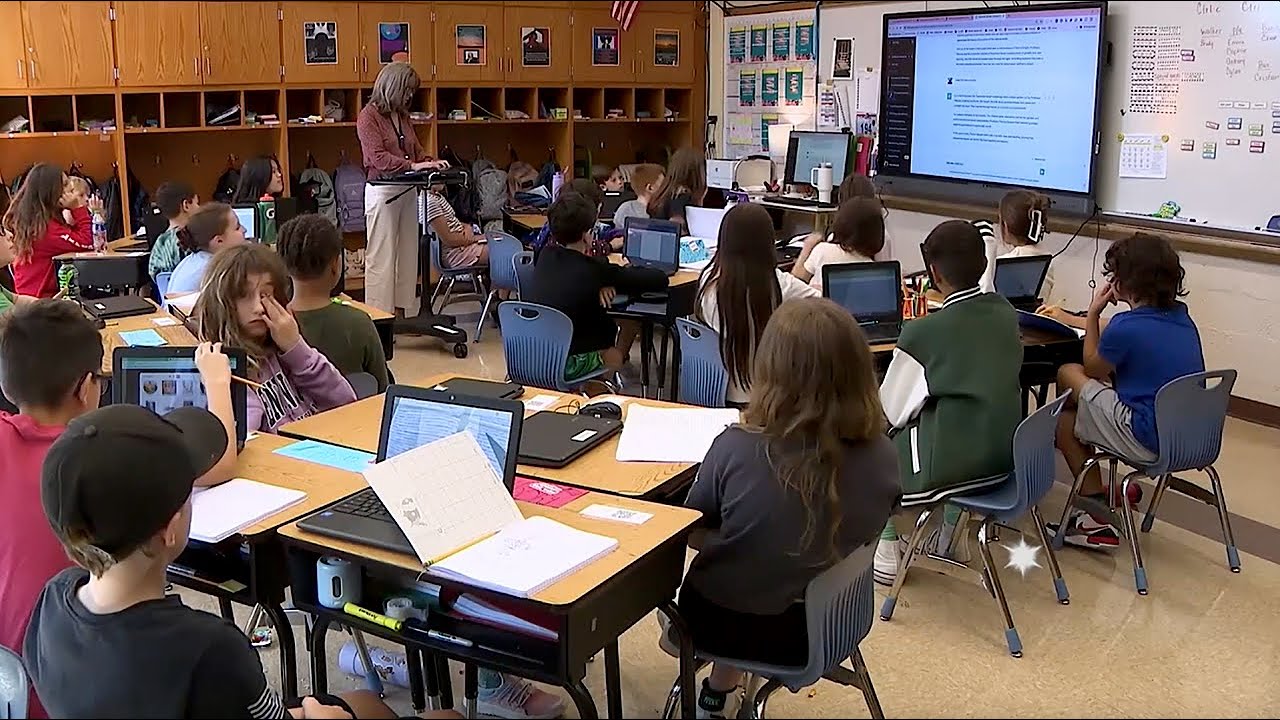 AI Assists Teachers in Managing Large Classroom Sizes - YouTube