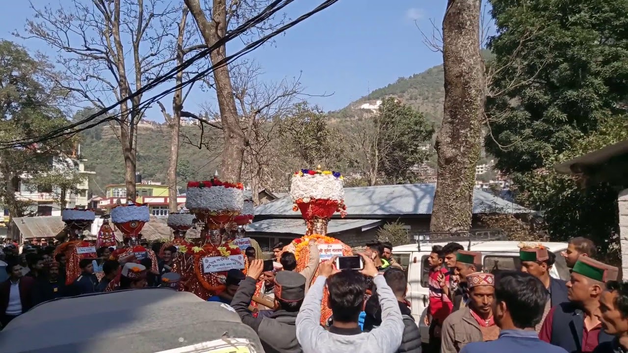 Hurang Narayan aur Ghadoni Narayan mandi mein - YouTube