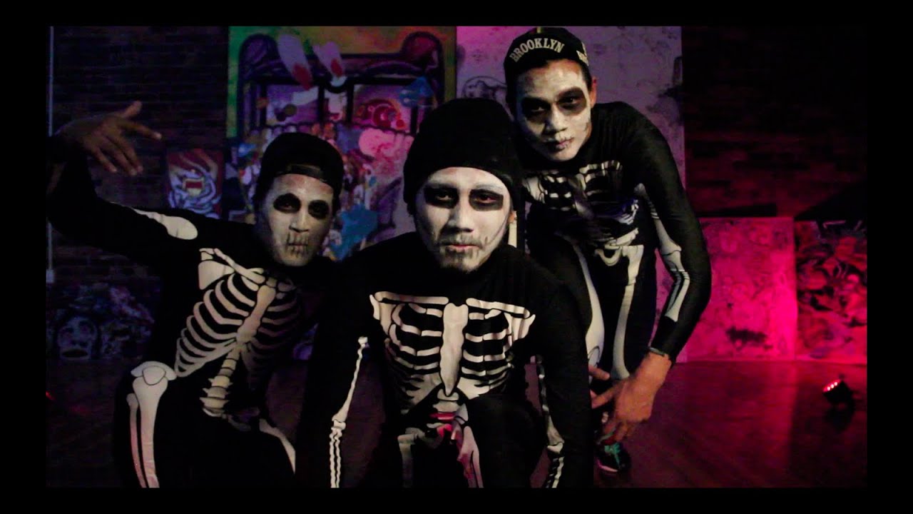 Danse Macabre - The Party Band - YouTube