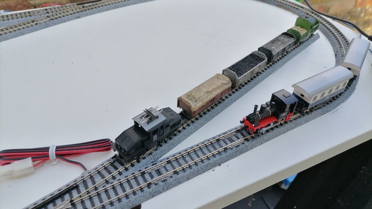 Kato N Gauge Micro Oval model railway / railroad layout, only 14x27 ...