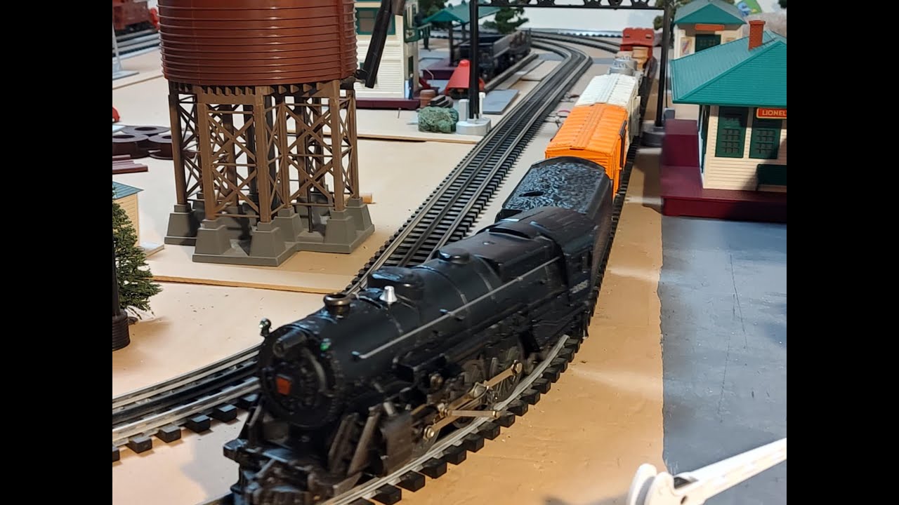 Lionel 2035 leads 1481WS, the 1951 Lionel postwar set - YouTube