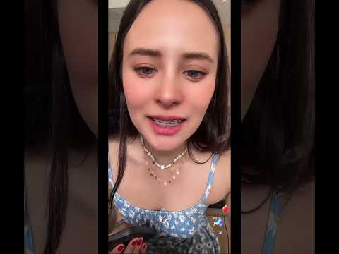 hot and beautiful #periscope #live #stream #broadcast #twerk 