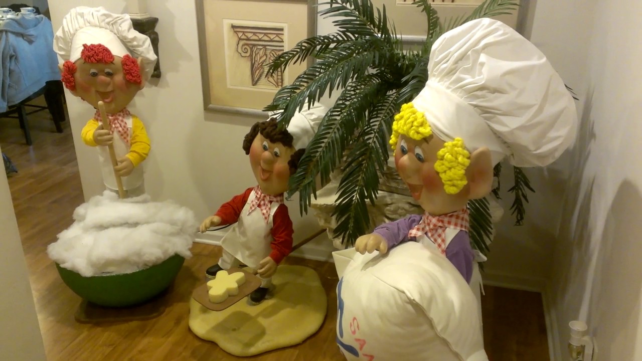 David Hamberger Displays Animated Christmas Keebler Elves Gingerbread ...