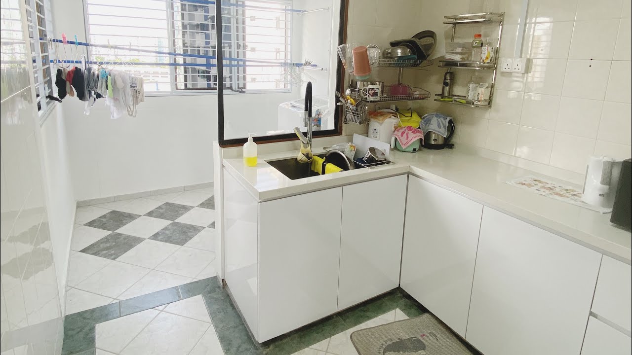Beautiful Clean Room for Rent! Mins Walk To MRT & Shops! - YouTube