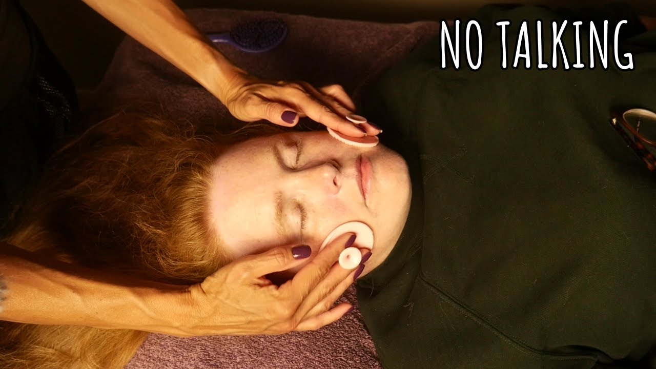 Hypnotizing facial ASMR - mud mask, face brushing and hair brushing ...