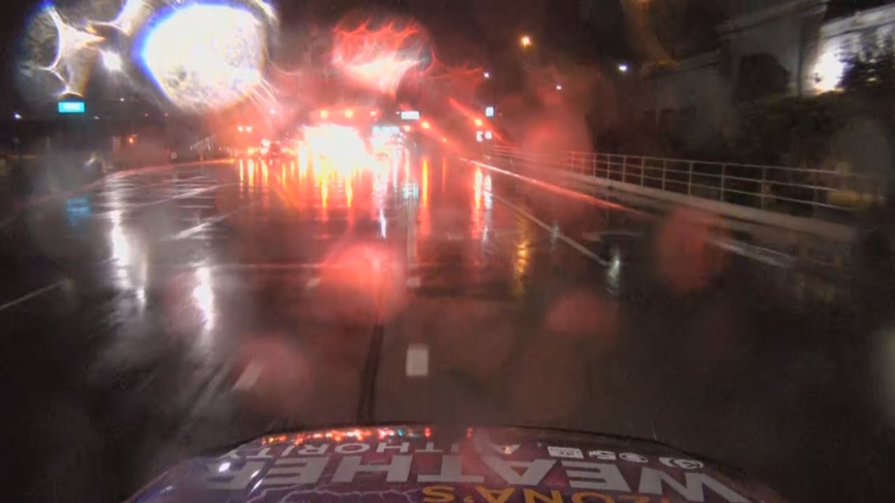 Rain slicks roads for Wednesday morning commute in Phoenix - YouTube