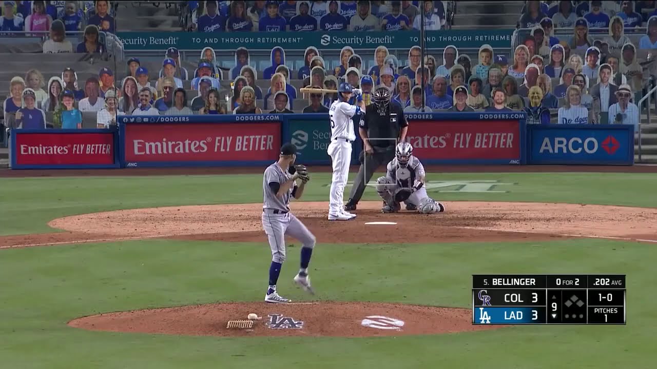 Cody Bellinger Walk Off Home Run - YouTube