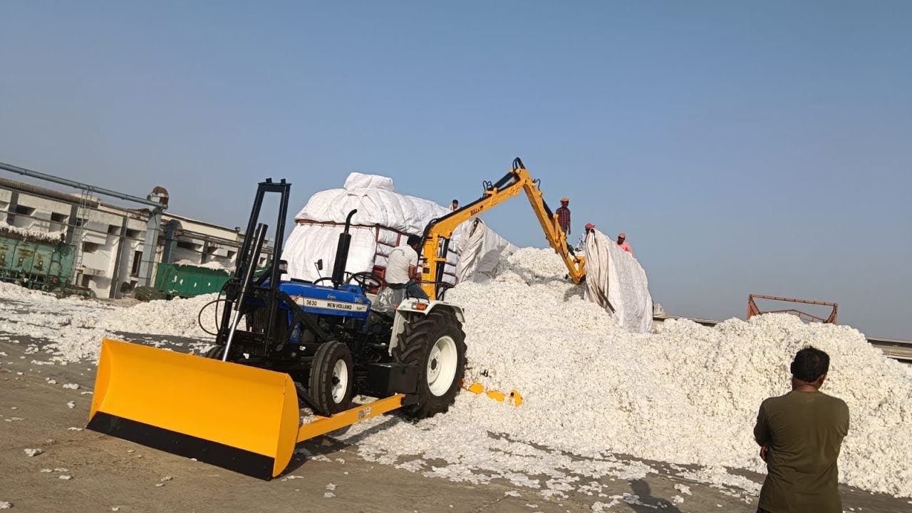 BULL RADIAL LOADER FOR COTTON UNLOADING - YouTube