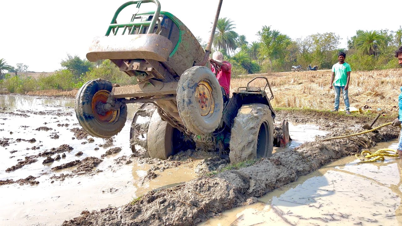 John deere tractor stuck in mud | Rajesh eslavath - YouTube