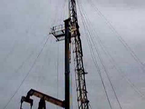 Oil well pulling rig - YouTube