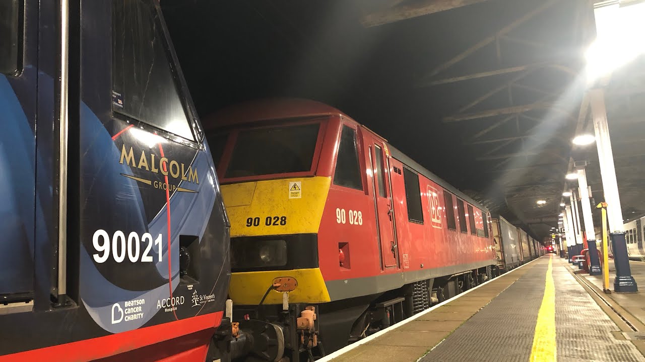 Overnight trains at Crewe Railway Station 27-28/10/22 - YouTube