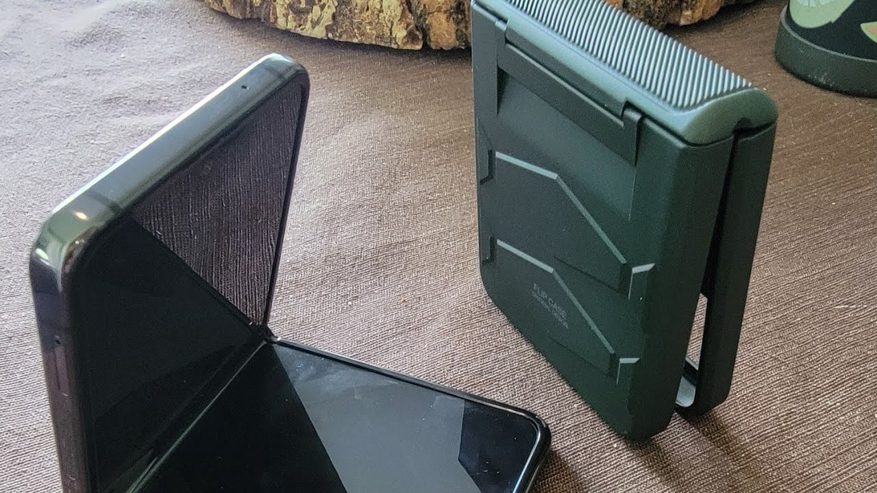 Samsung Z Flip 4 Hinge Break on First Drop - YouTube