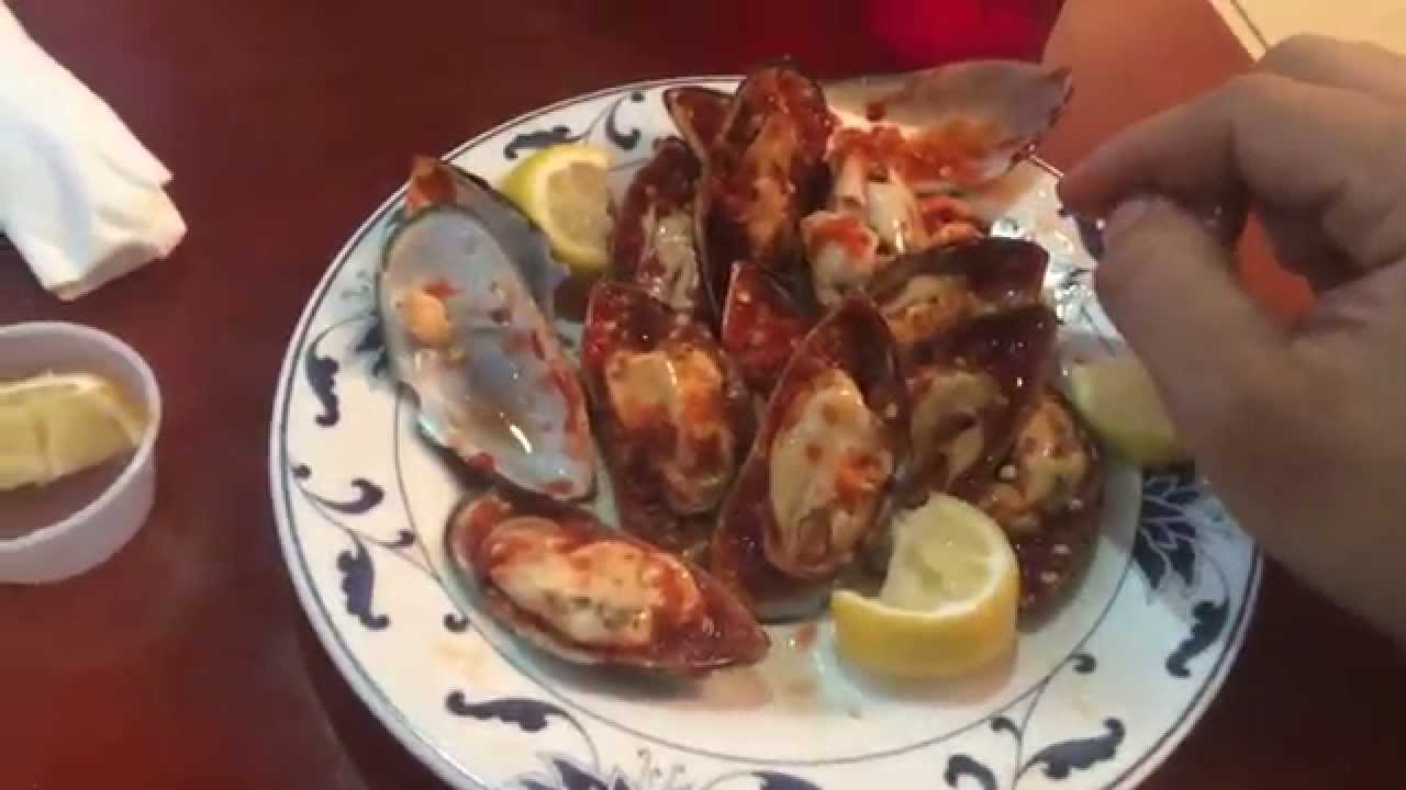 CHINA BUFFET- Very good Mussels with yellow lemom Mmm good - YouTube